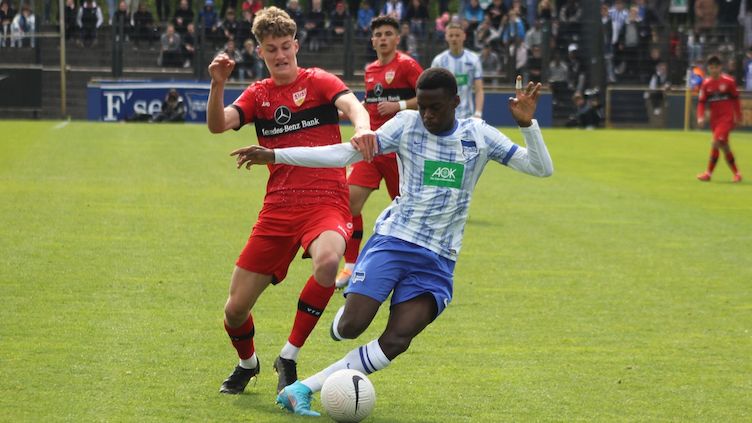 VfB Stuttgart | Verlängerung Luca Raimund