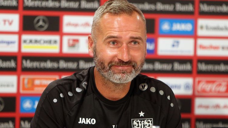 VfB Stuttgart | Tim Walter vor dem Spiel gegen St. Pauli