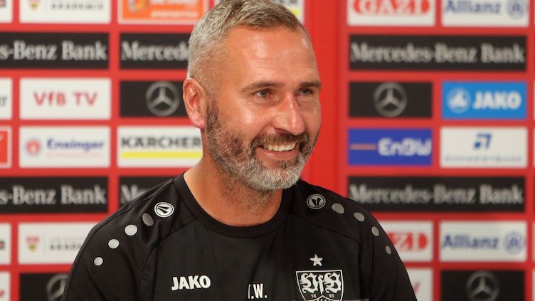 VfB Stuttgart | Tim Walter vor dem Spiel beim FC Heidenheim