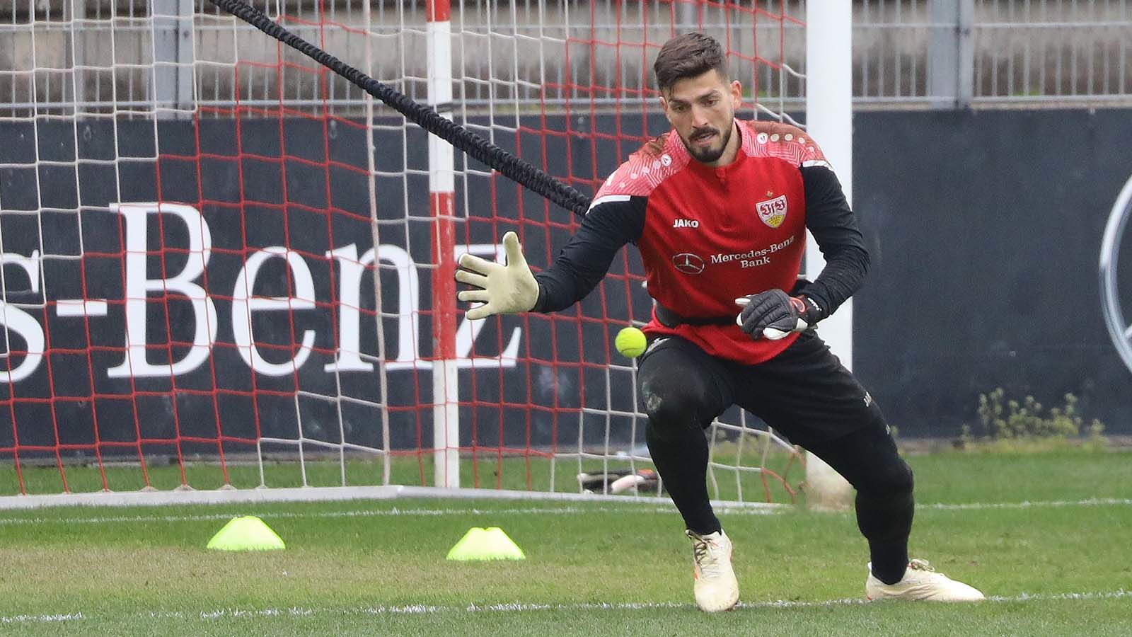 VfB Stuttgart | Fabian Bredlow vor Augsburg