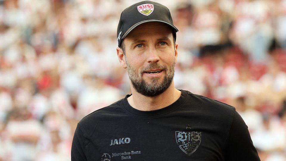 VfB Stuttgart | Sebastian Hoeneß vor Hamburger SV-VfB Stuttgart 2223