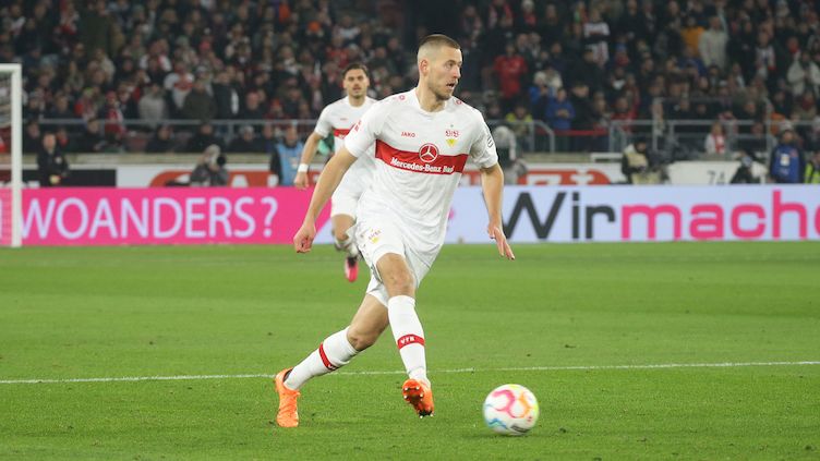 VfB Stuttgart | Waldemar Anton vor VfB Stuttgart-Borussia ...