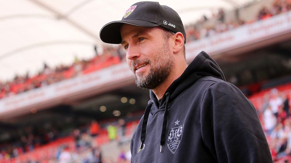 VfB Stuttgart | Sebastian Hoeneß vor dem DFB-Pokal Halbfinale gg ...