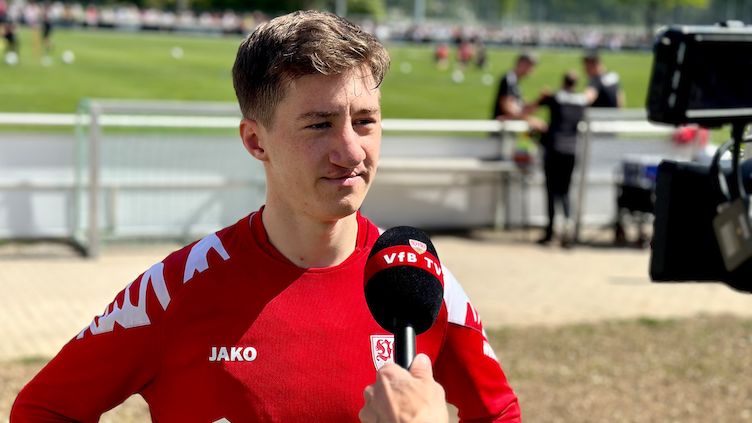 VfB Stuttgart | Angelo Stiller vor VfB Stuttgart-FC Bayern München 2324