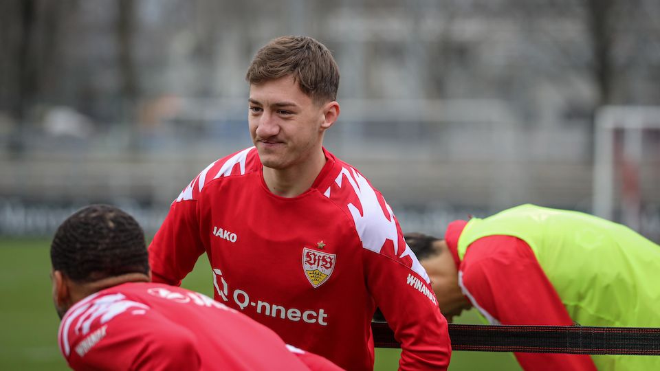 VfB Stuttgart | Angelo Stiller vor WOBVfB 2324