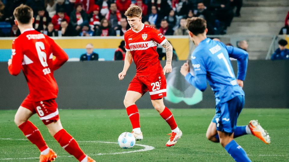 VfB Stuttgart | Finn Jeltsch: Startelf-Debüt und erste Zeit beim VfB