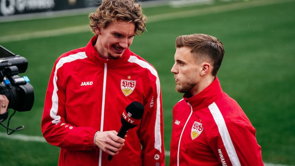 VfB Stuttgart | Ermedin Demirovic und Nick Woltemade vor Eintracht Frankfurt-VfB Suttgart 2425