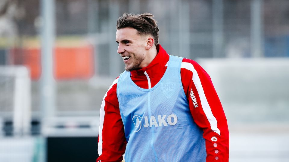 VfB Stuttgart | Ermedin Demirovic vor FCAVfB